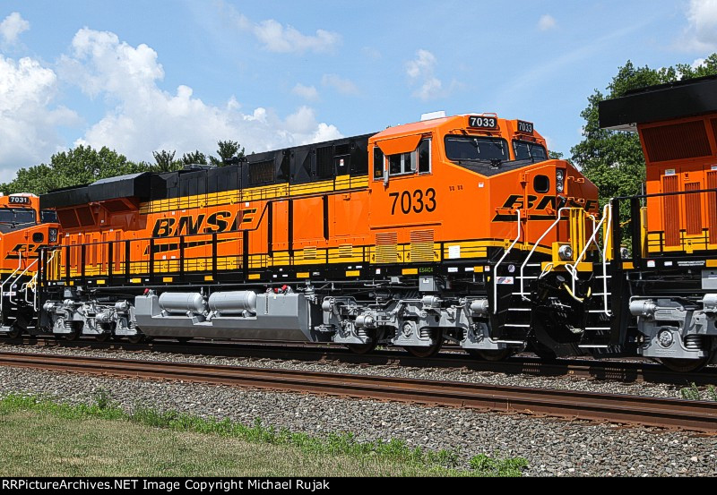 BNSF 7033